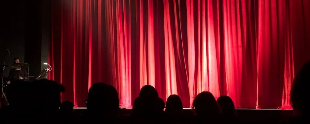 Understanding Metatheatre's Impact on Performance