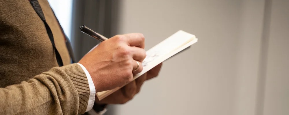 13 Inspiring Quotes for Journalists to Spark Your Writing