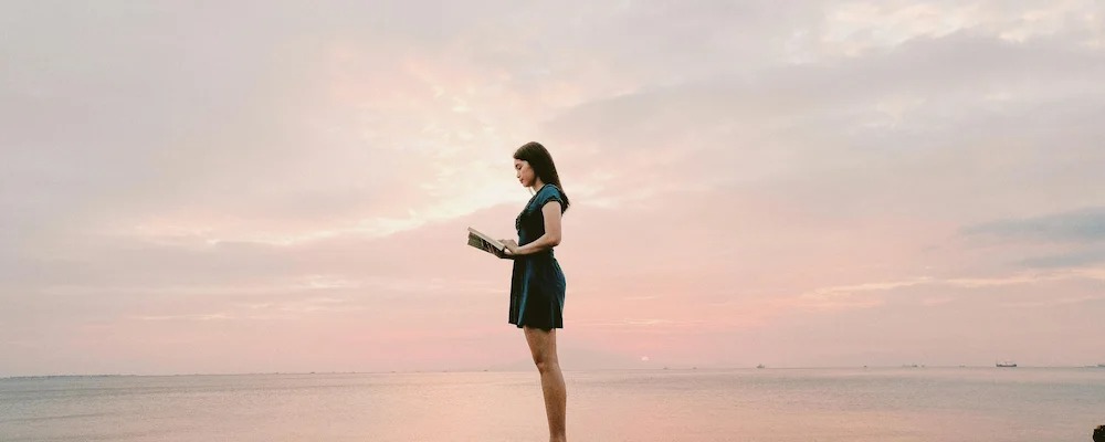 13 Best Novel Opening Lines That Instantly Hook Readers